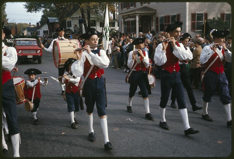 Marching band in Colonial period costume performing during the ...