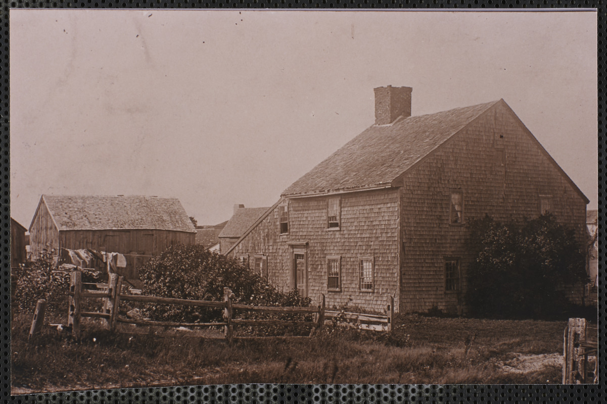 Steve Hall's house, the Howes House built in 1713, New Boston Rd. at ...