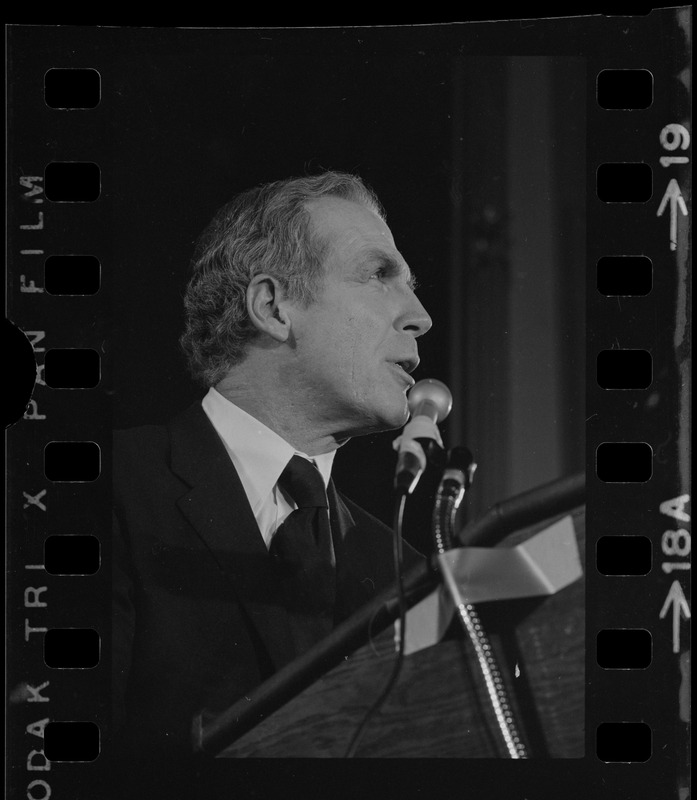 Mayor Kevin White delivers his speech - Digital Commonwealth