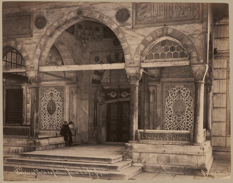 Entrée du Turbè du Sultan Selim II à Ste. Sophie - Digital Commonwealth