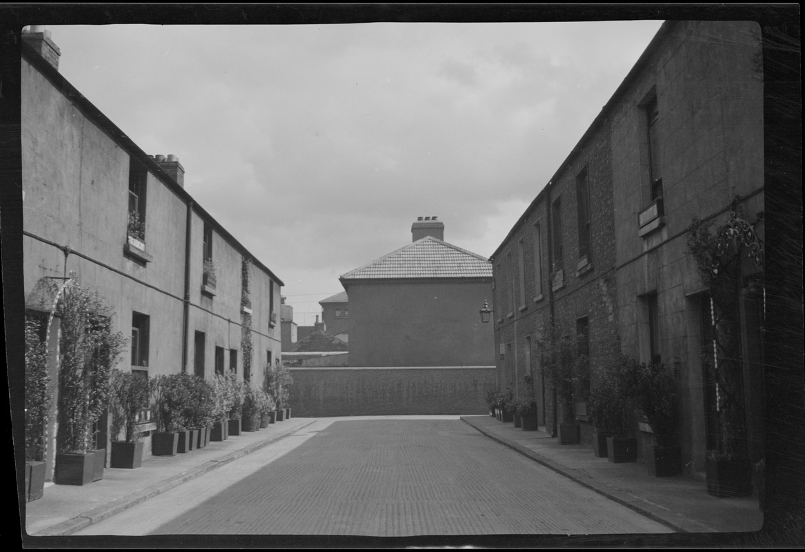 Oliver Bond Apartments - Digital Commonwealth