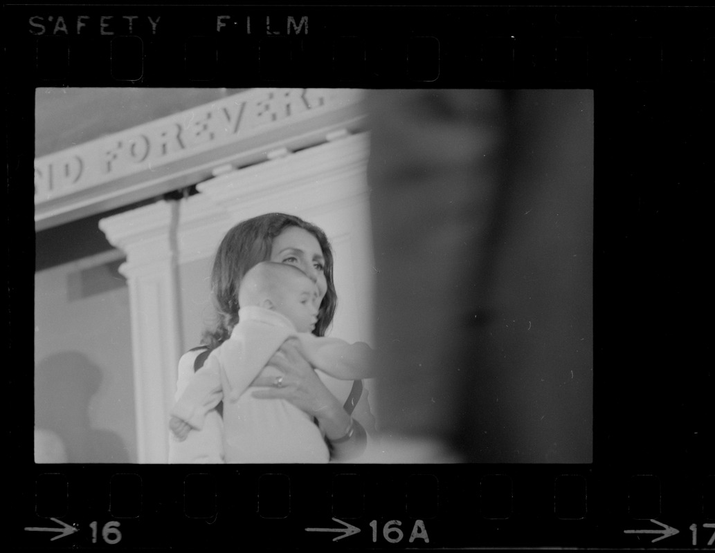 Cornelia Wallace holding baby at George Wallace campaign rally at ...