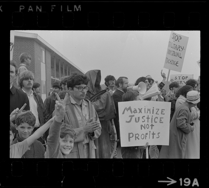 Protest outside of U.S. Army Natick Laboratories during visit by Gen ...