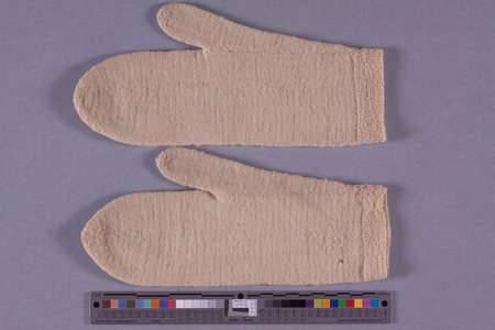Pair of Mittens - Digital Commonwealth