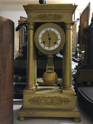 Shelf Clock with Base - Digital Commonwealth