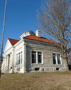 Lee Library: exterior view of the right corner of the library - Digital ...