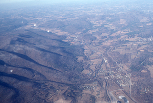 Oblique aerial photos accompanying 22 Dec 1994 Col-East air photo ...