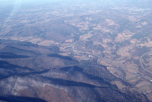 Oblique aerial photos accompanying 22 Dec 1994 Col-East air photo ...