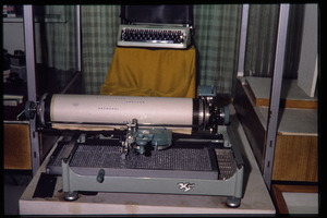 Shanghai Industrial Exhibition: electronic typesetting machine ...