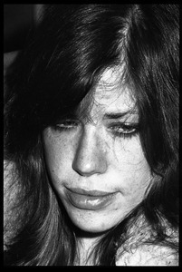 Carly Simon: portrait (head shot) - Digital Commonwealth