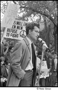 Resistance rally: Noam Chomsky speaking at rally on Boston Common ...