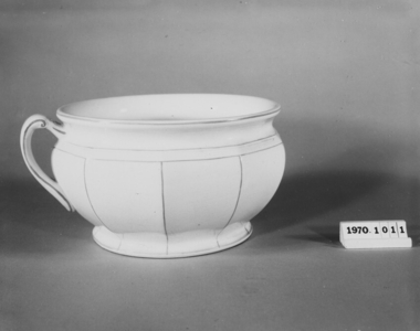 Chamber Pot - Digital Commonwealth